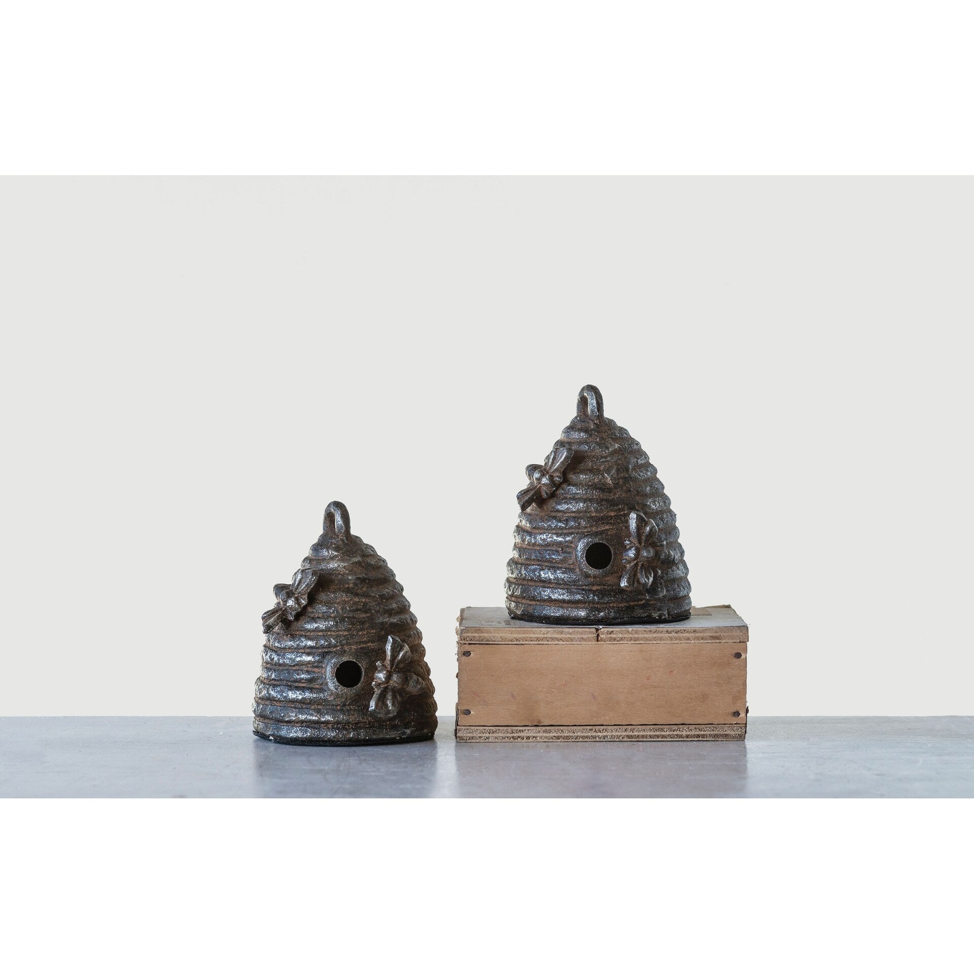 Cast Iron Beehive Bookends (Set of 2 Pieces) – Overstock